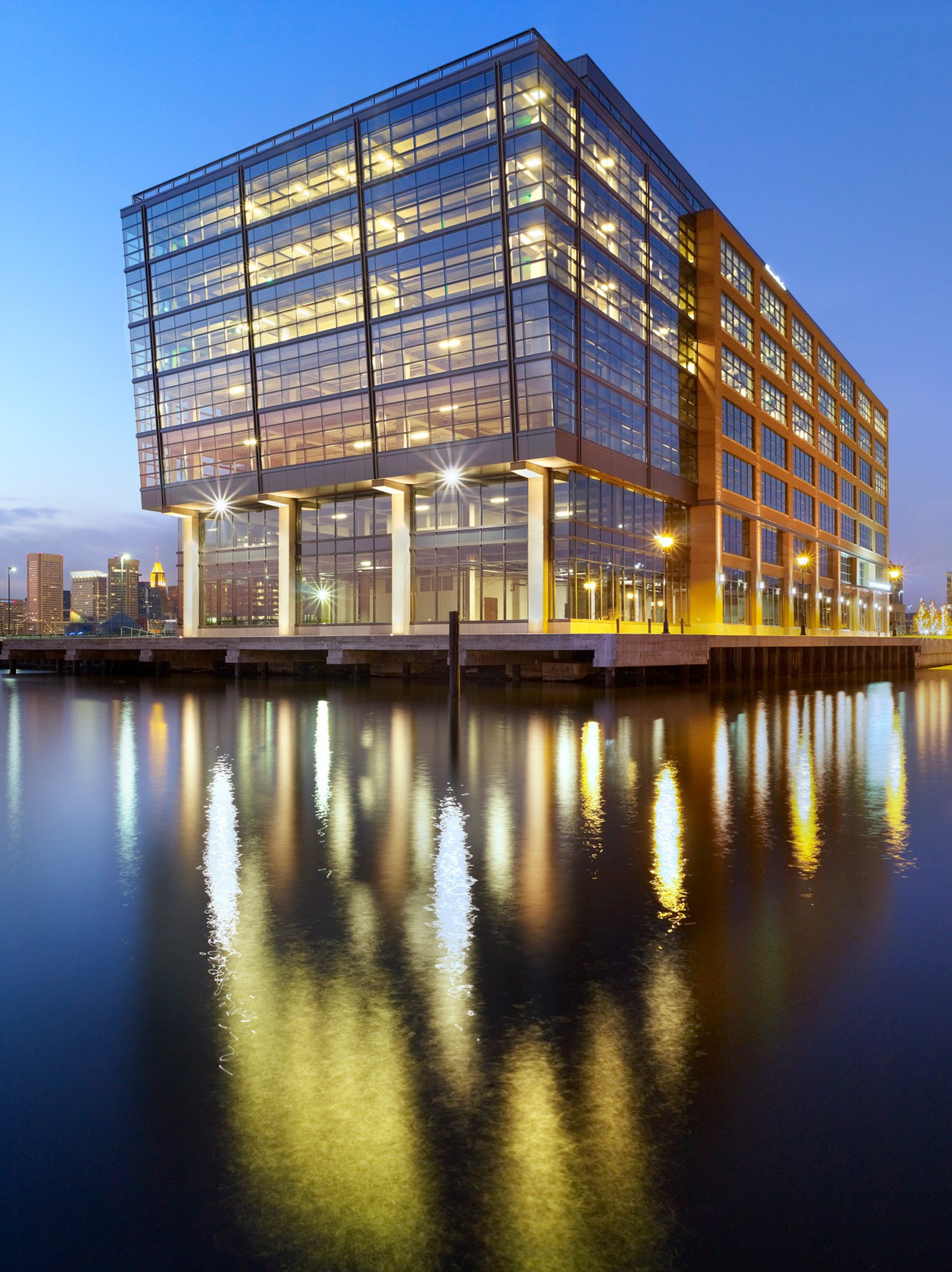 Harbor Point Development — Thames Street Wharf Building — Ayers Saint Gross