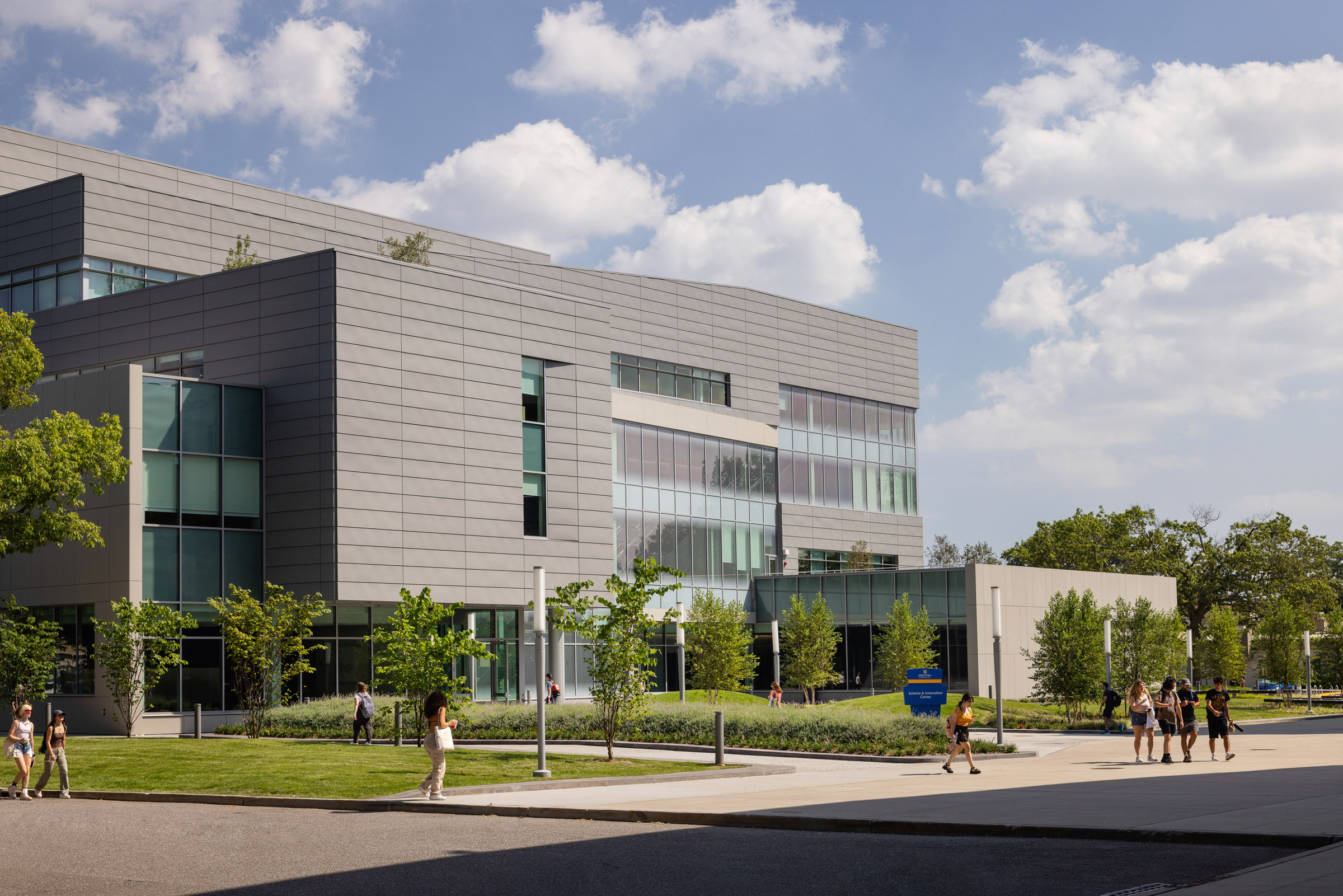 Hofstra University Science and Innovation Center — Ayers Saint Gross