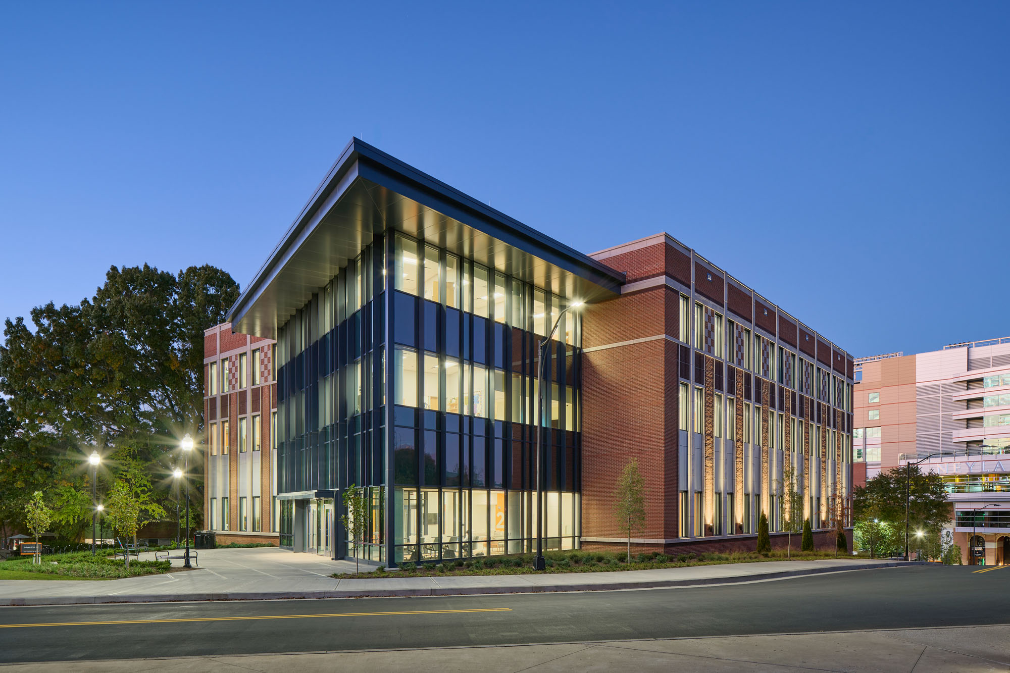 University of Tennessee, Knoxville UT Medical Nursing Building — Ayers ...